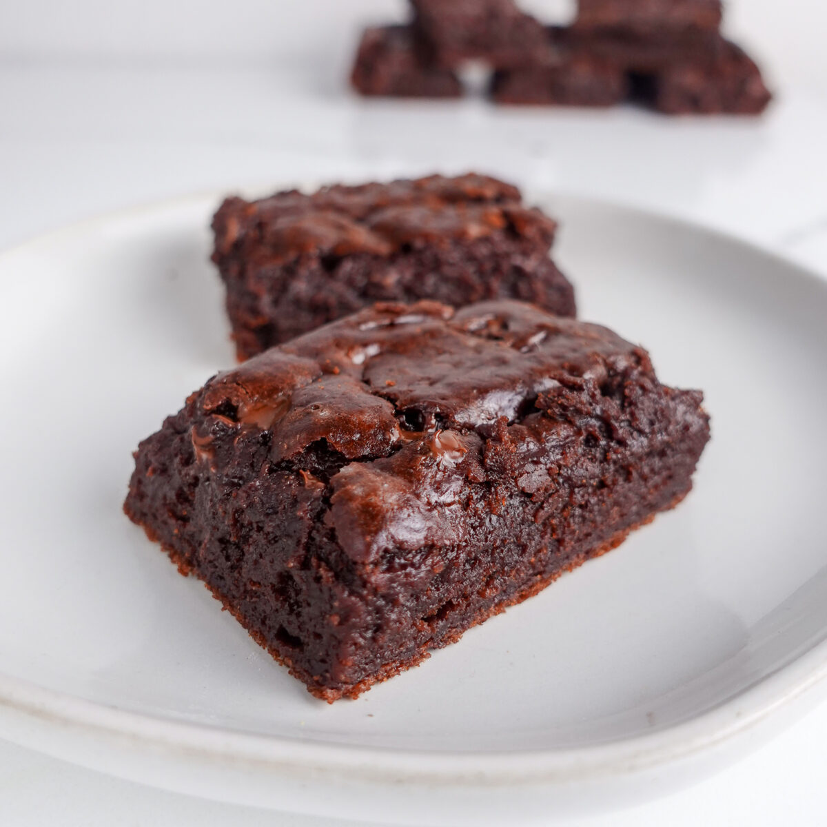 90-Calorie Protein Brownies With Crackly Tops
